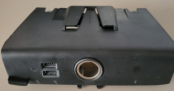 Port USB VOLVO S60 S90 V90 V60 V60CC XC40 XC60 XC90 31407038 0